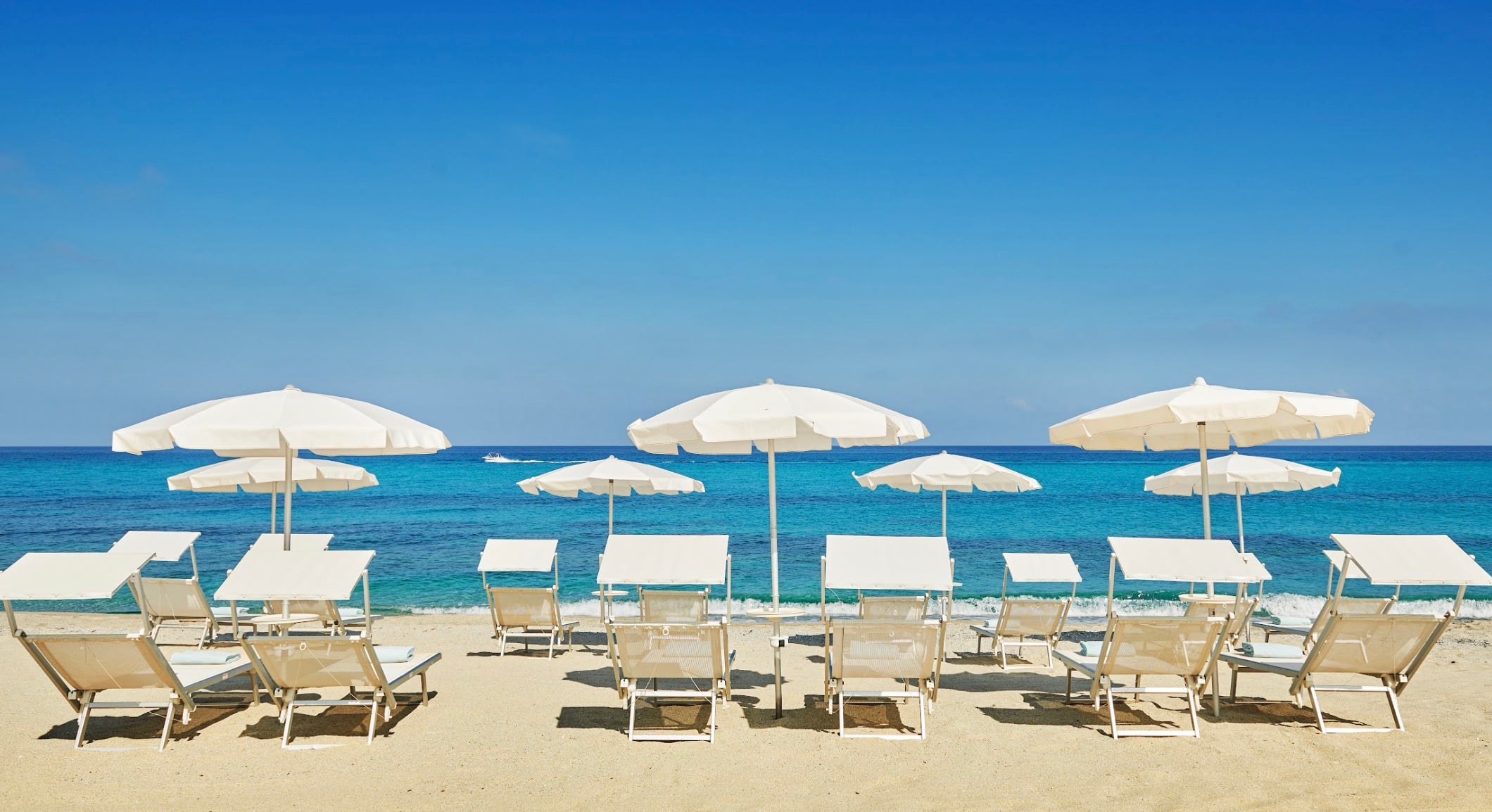 Italian Beach Towns: 5 Underrated Gems for Beach Bliss