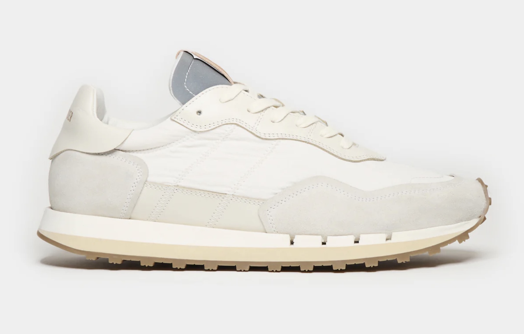 These Vintage-Style Sneakers Epitomize Retro Cool